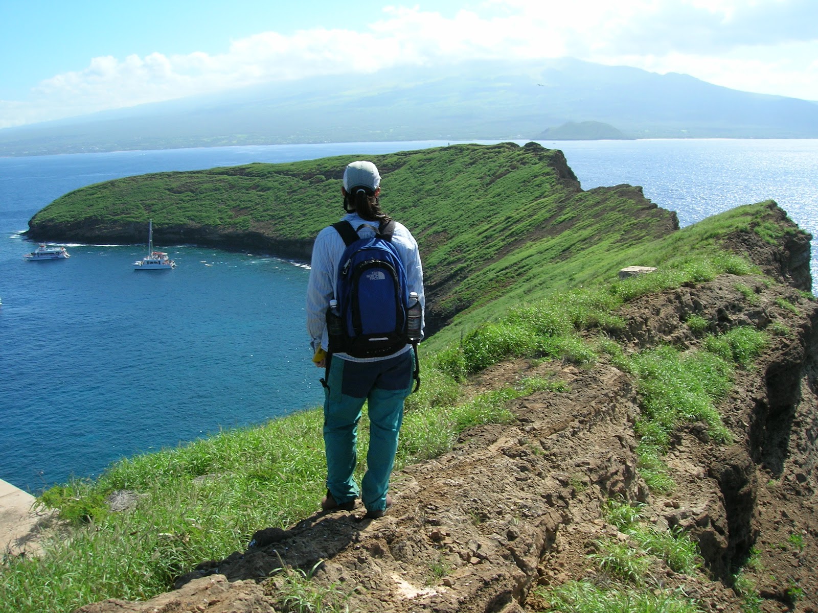 The Crescent-Shaped Molokini Crater in Hawaii. ~ Amazing World Online